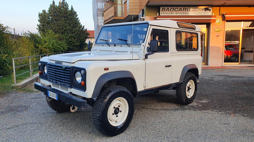 LAND ROVER DEFENDER 90 TD5 SW "E" 7 POSTI - BADCARS S.R.L. CASSINE ...